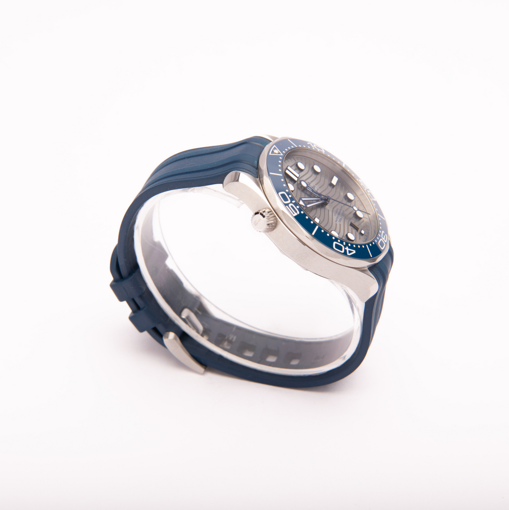 Seamaster Diver 300M - Grey (2026) – Swiss Emporium
